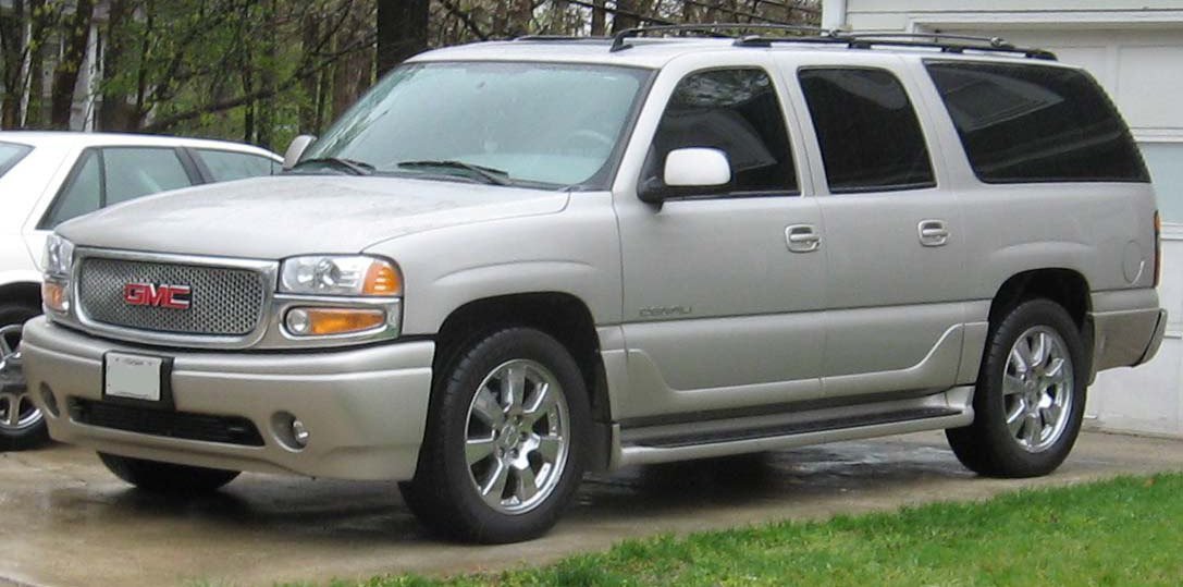 GMC Yukon XL II (GMT800) 1500 Denali 6.0 V8 (320 Hp) 4WD Automatic